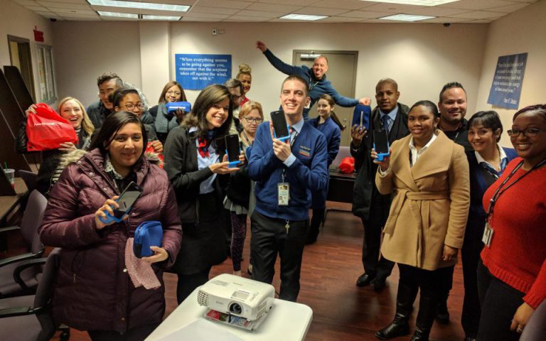 Envoy Flight Attendants receive new tablets – Envoy Air